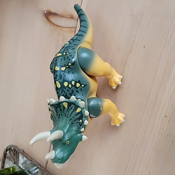 Playmobil | Toys | Playmobil Triceratops Dinosaur 207 Hasbro Movable ...